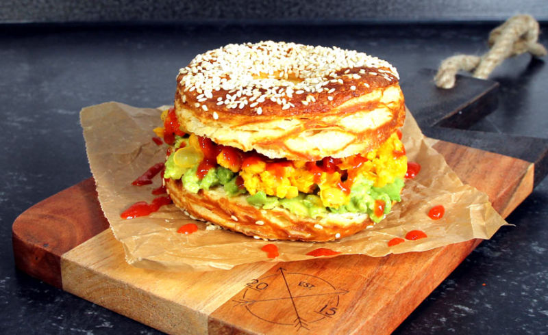 DAY 16 - 30DaysOfAvoToast: The Spicy Cragel - AvoSeedo